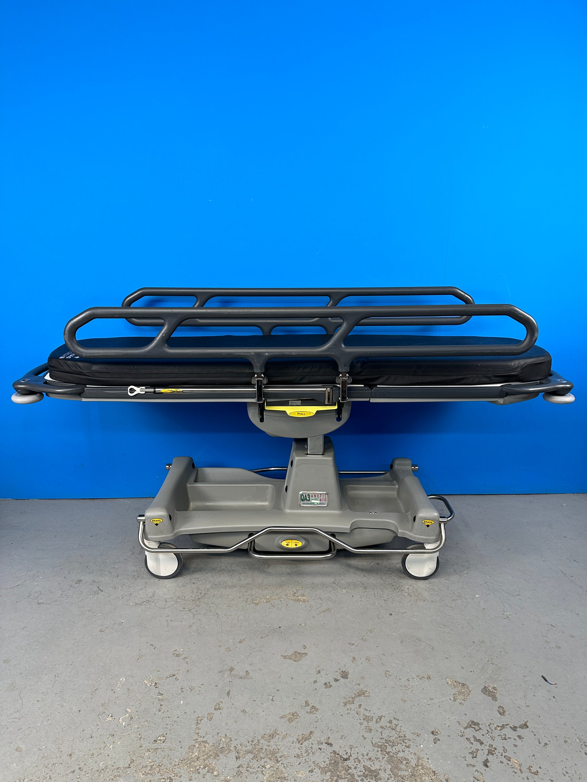 Anetic Aid QA3 Hydraulic Patient Trolley – MedGill Ltd
