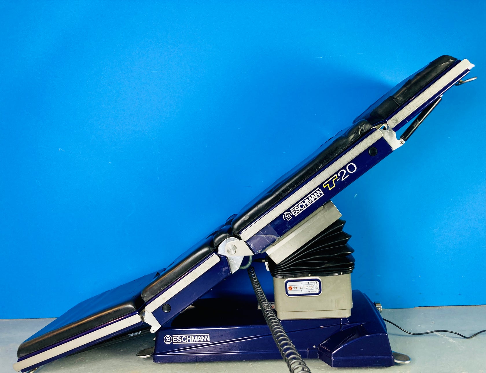 Eschmann T-20 Operating Table With Remote Control – MedGill Ltd