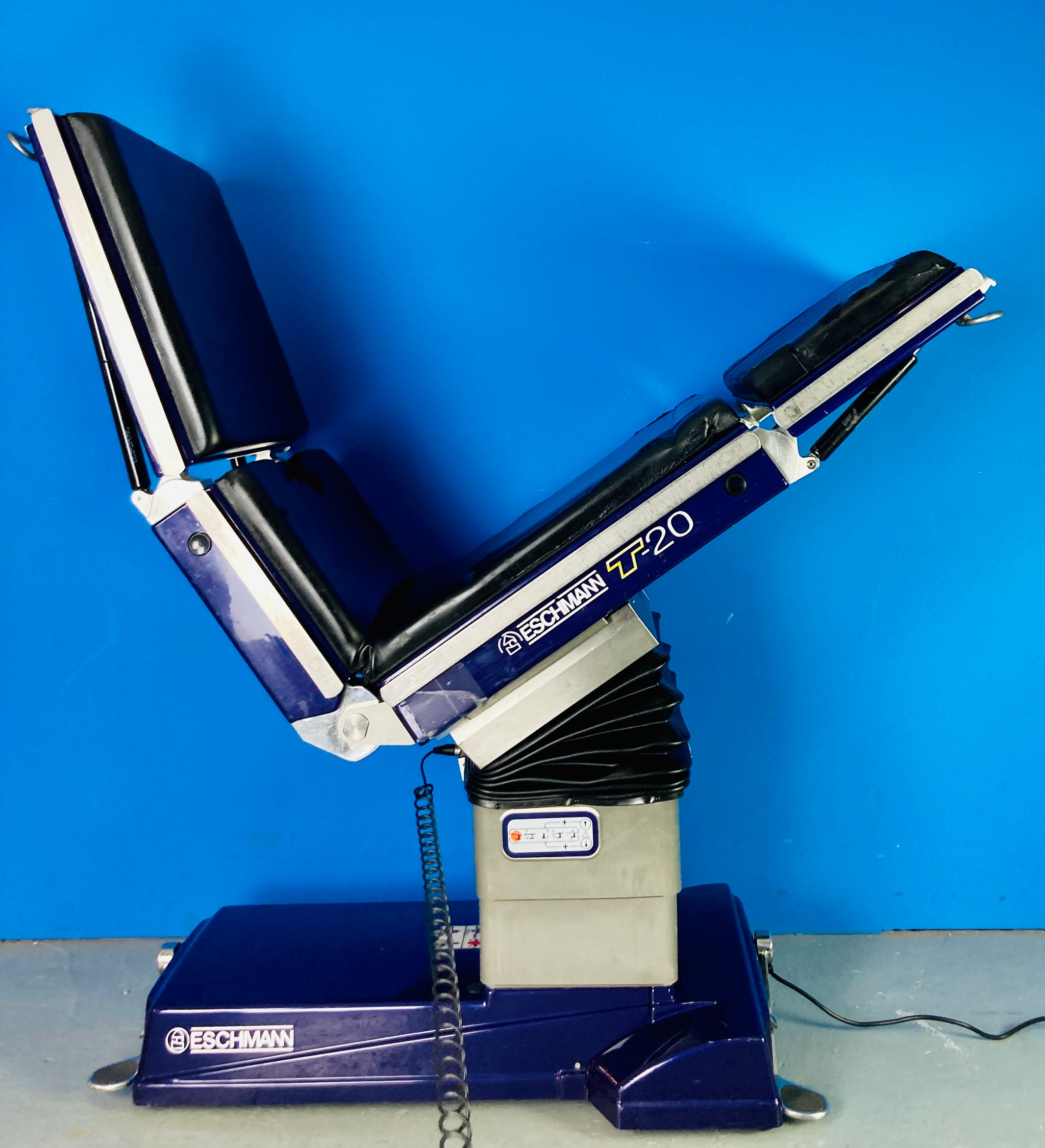 Eschmann T-20 Operating Table With Remote Control – MedGill Ltd