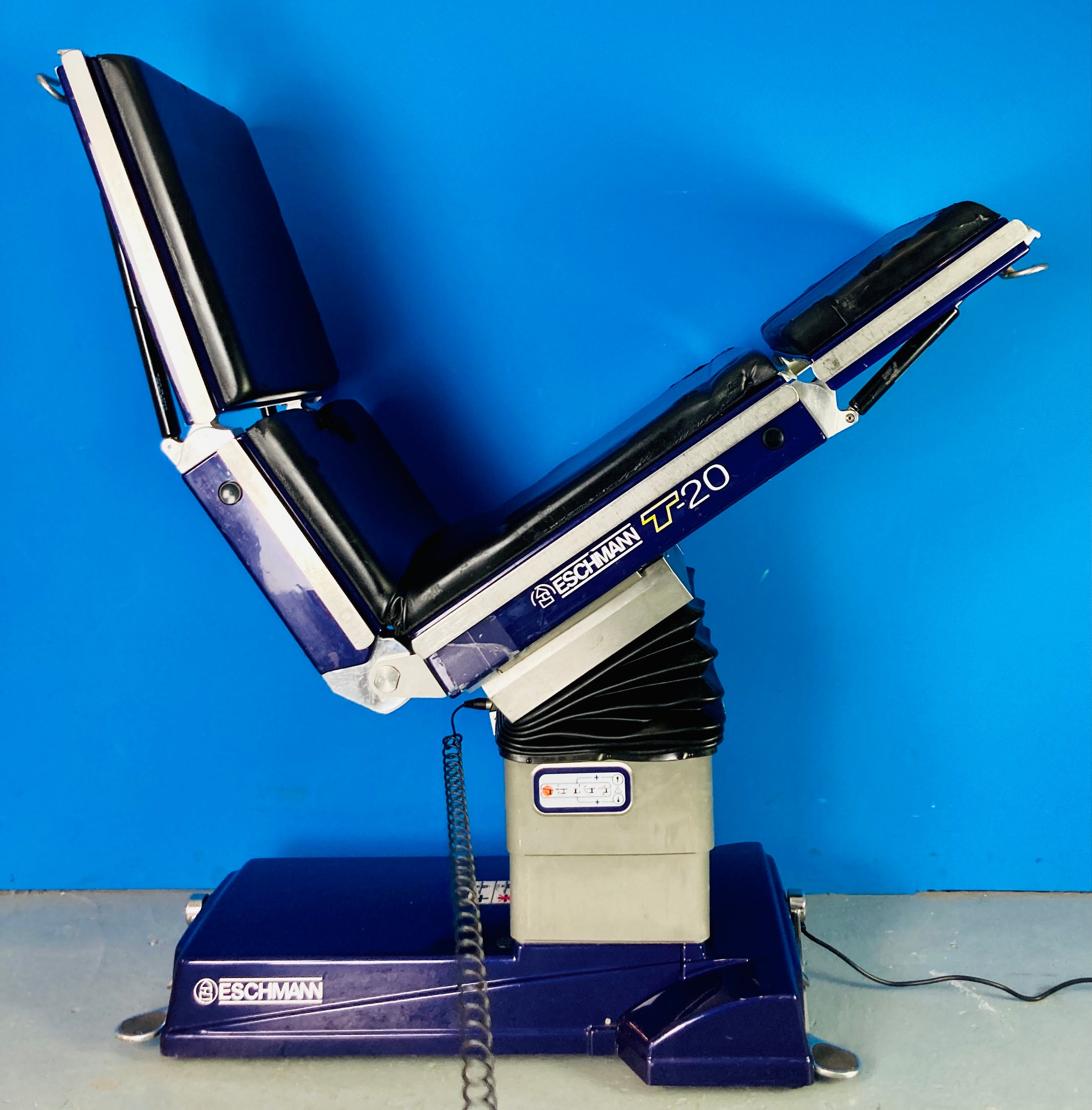 Eschmann T-20 Operating Table With Remote Control – MedGill Ltd