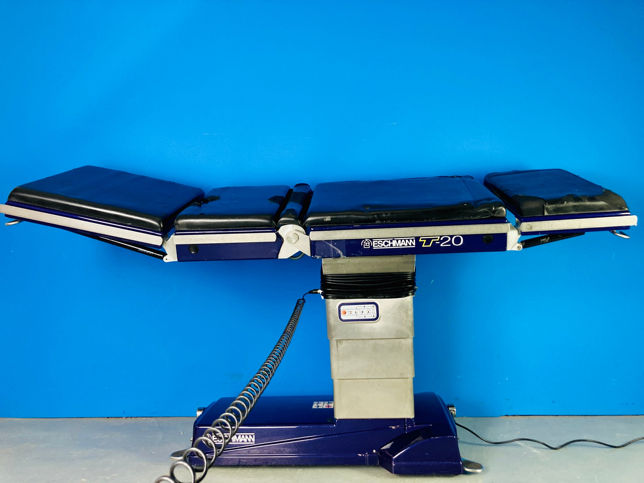Eschmann T-20 Operating Table With Remote Control – MedGill Ltd